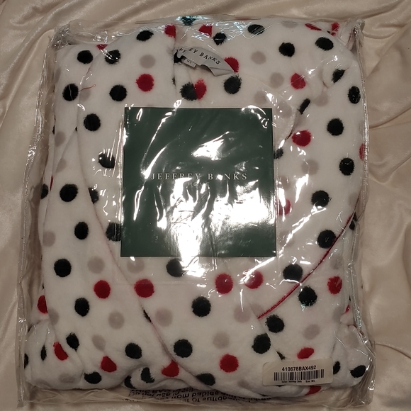 Jeffrey Banks | Intimates & Sleepwear | Holiday Dots Plush Robe Jeffrey ...